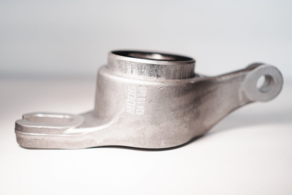 Сайлентблоки передних нижних рычагов Гранд Чероки — Бета-авто на DRIVE2