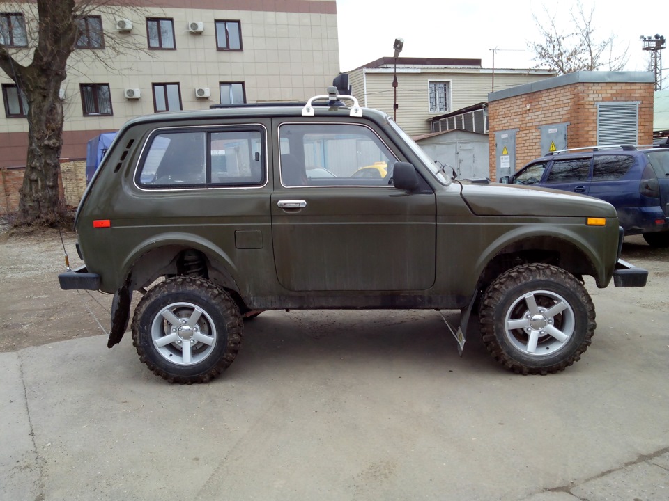 Красивые колесные гаечки! — Lada 4x4 3D, 1,6 л, 1994 года | аксессуары ...