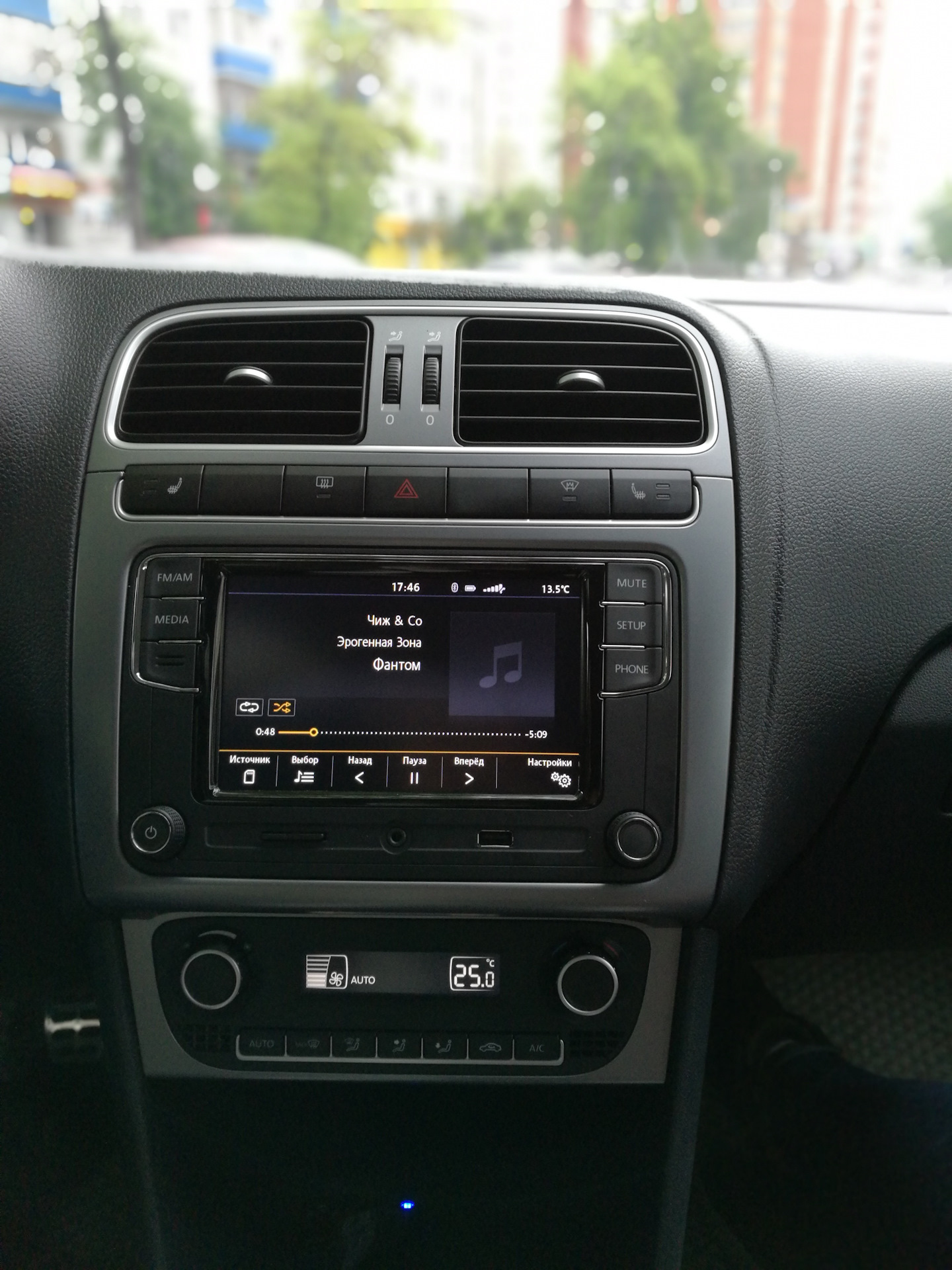 RCD 330 plus — Volkswagen Polo Sedan, 1,6 л, 2016 года | автозвук | DRIVE2