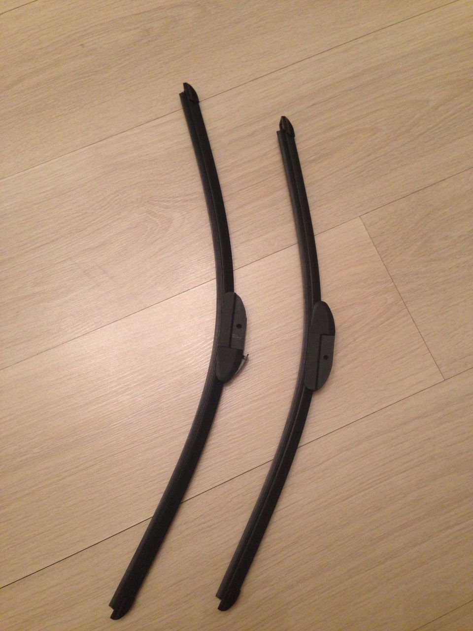Продаю абсолютно новые дворники — Volvo S60 (2G), 2 л, 2013 года ...