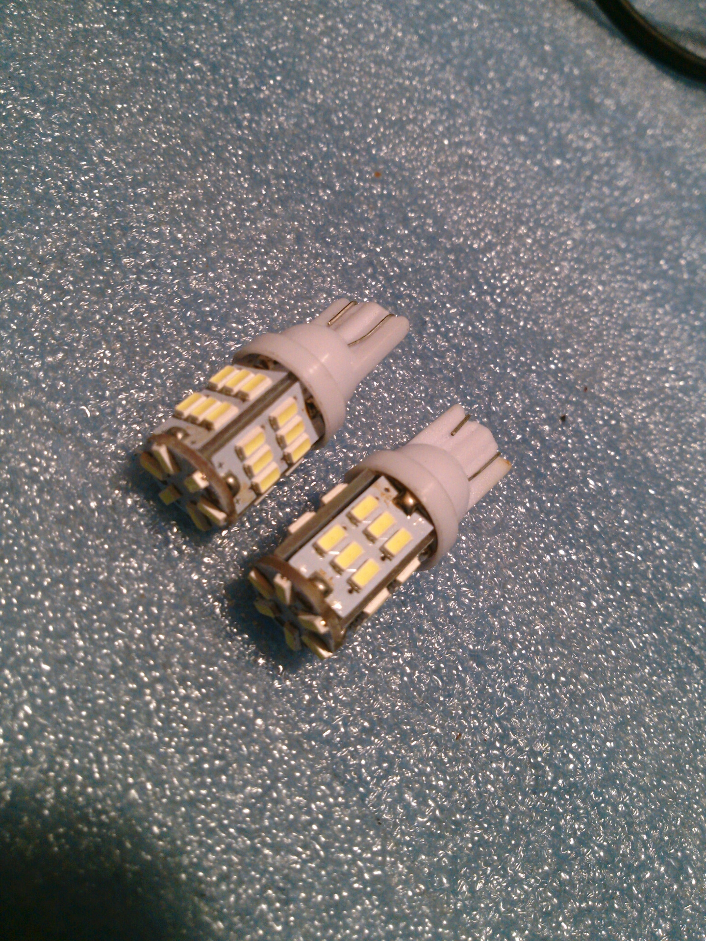 Замена лампочек в габаритах — Mitsubishi Colt VI, 1,3 л, 2006 года ...