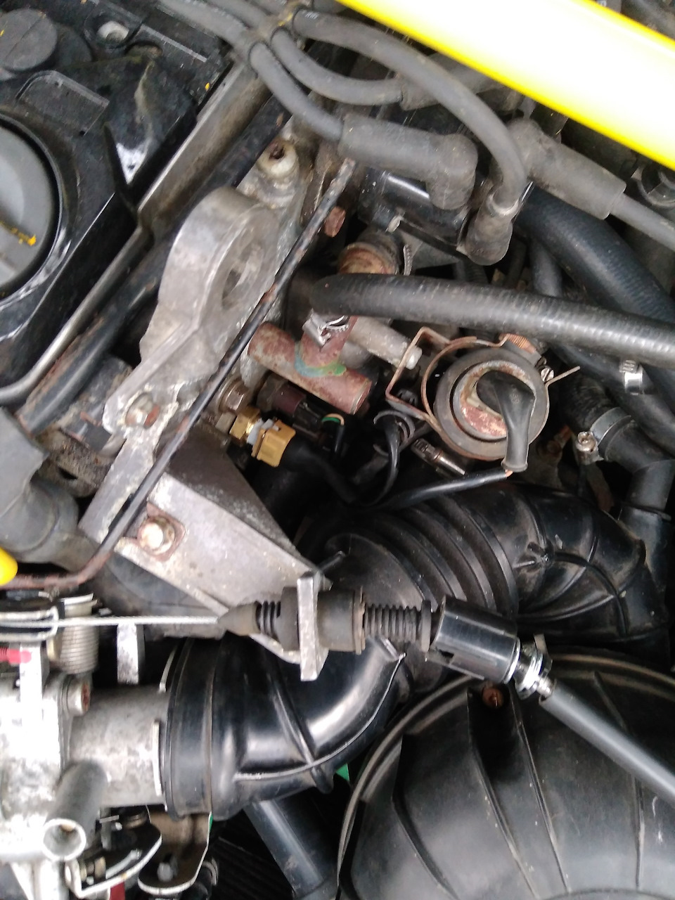 [44] ДТОЖ и датчик включения вентилятора радиатора — Renault 19, 1,8 л ...