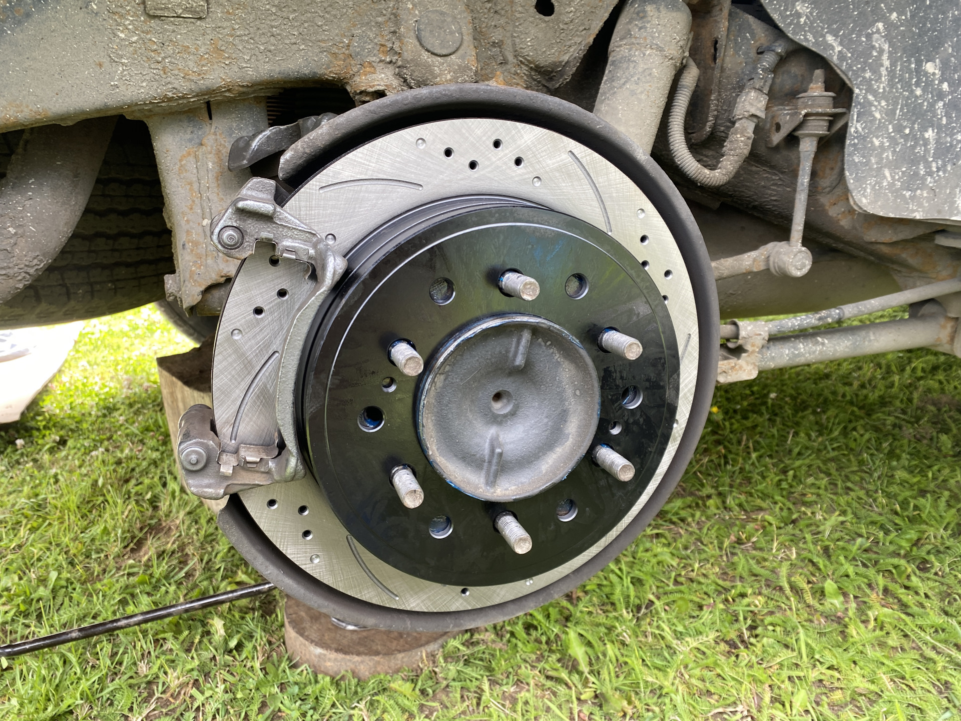 Замена тормозных дисков на перфорированные от AVANTECH ( задняя ось ...