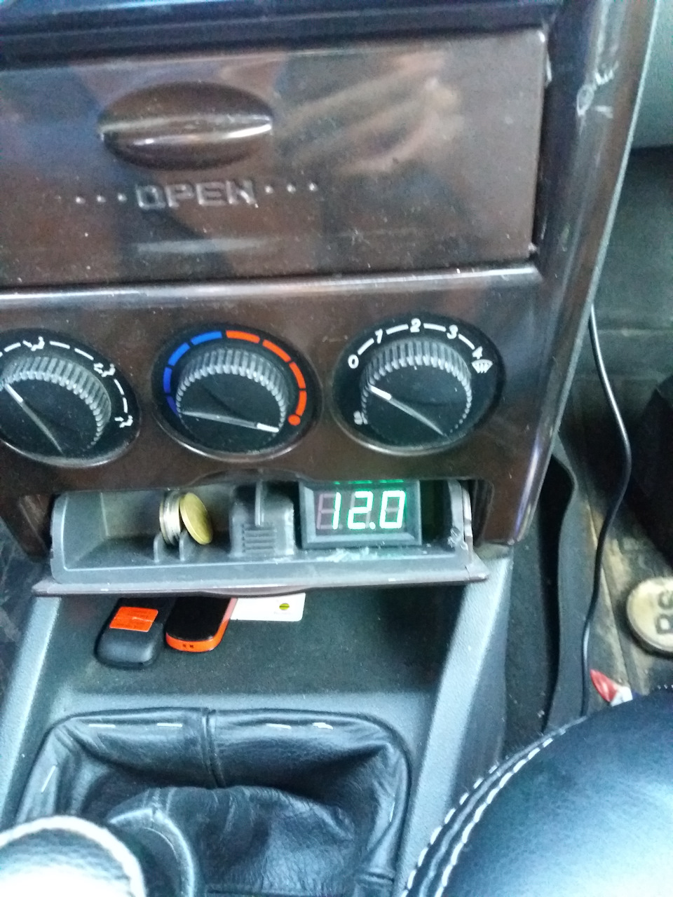 Установка вольтметра и реле зарядки — Lada Приора хэтчбек, 1,6 л, 2008 ...