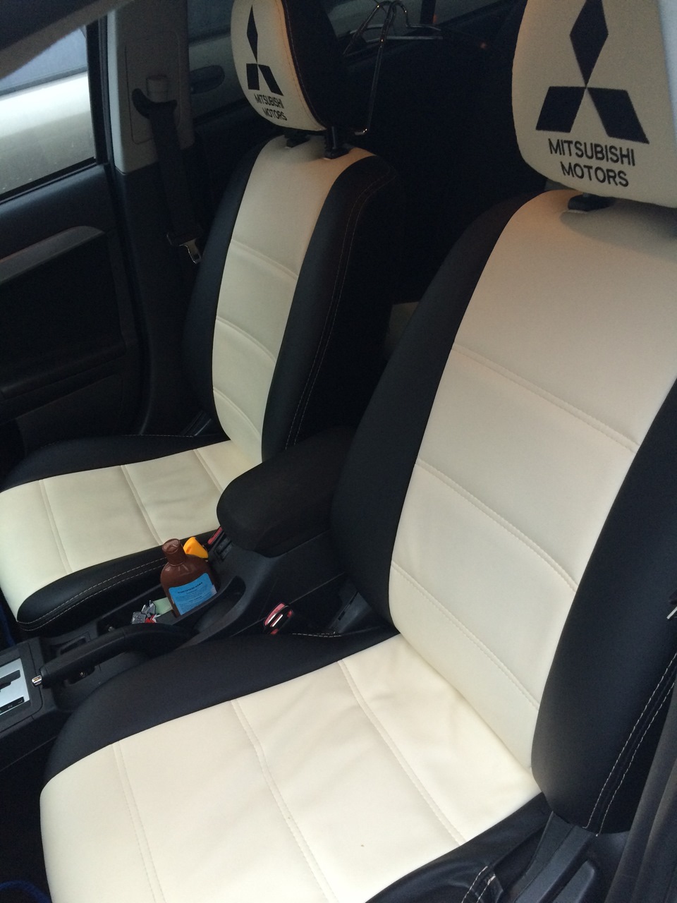 Lancer в кожу — Mitsubishi Lancer X, 1,5 л, 2010 года | аксессуары | DRIVE2