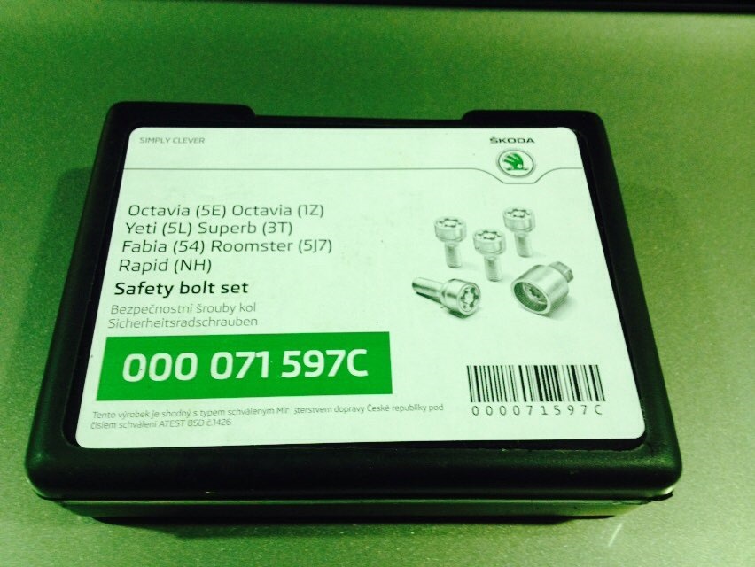 Секретки+колпачки — Skoda Octavia A5 Mk2, 1,6 л, 2011 года | колёсные ...