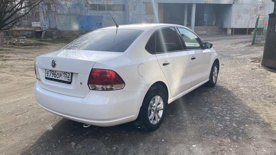 Volkswagen Polo Sedan 1.6 бензиновый 2011 | на DRIVE2