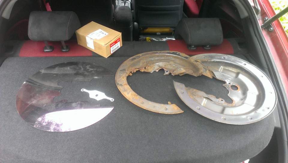 Пыльники задних тормозных дисков — Honda Civic Type R (3G), 2 л, 2007 ...