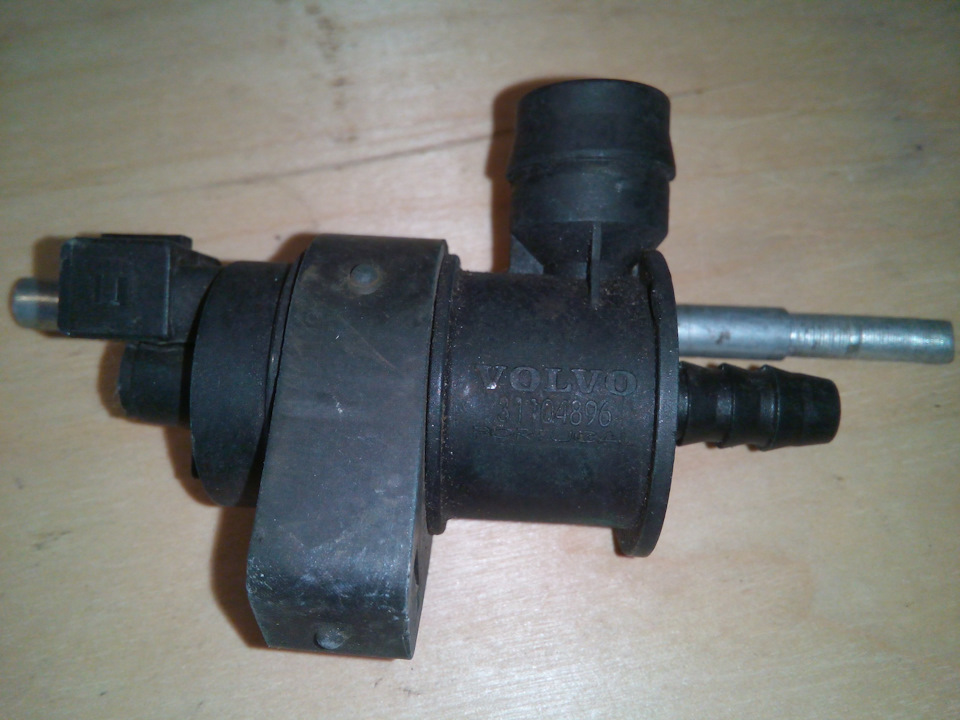 Замена клапана EVAP — Volvo S60 (1G), 2,4 л, 2008 года | своими руками ...