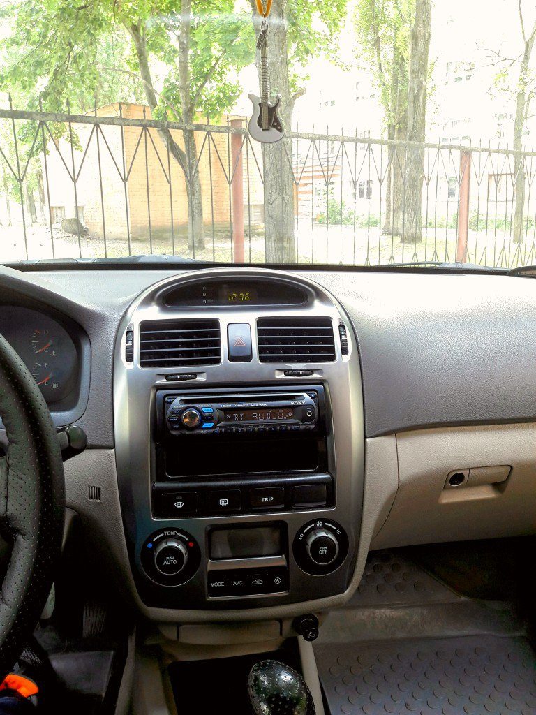 Сравнительный обзор Daewoo Gentra и KIA Cerato — Daewoo Gentra, 1,5 л ...