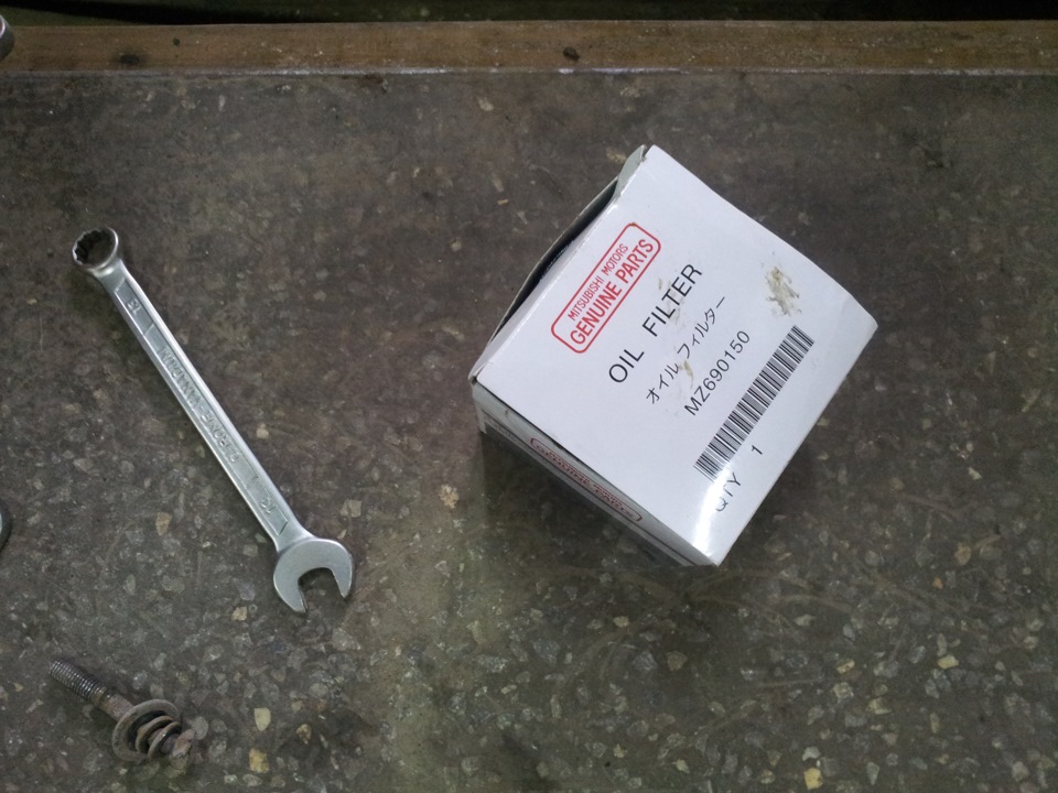 Смена маслица перед зимой — Mitsubishi Montero II (V20), 3,5 л, 1996 ...