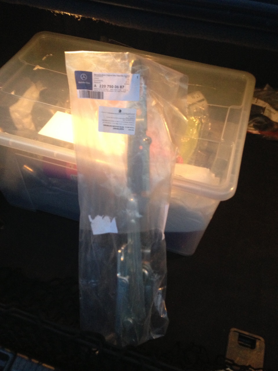 Петли крышки багажника- сервотроник — Mercedes-Benz S-Class (W220), 5 л ...