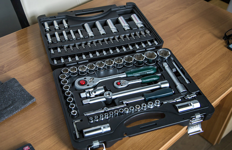 Приятные подарки на ДР: набор Force 4941 из 94 предметов — Mazda 3 (1G) BK, 1,6 л, 2006 года ...