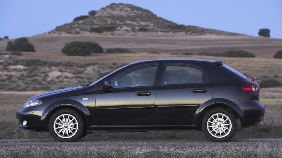 Chevrolet Lacetti 5d 1 6 бензиновый 2007 на Drive2