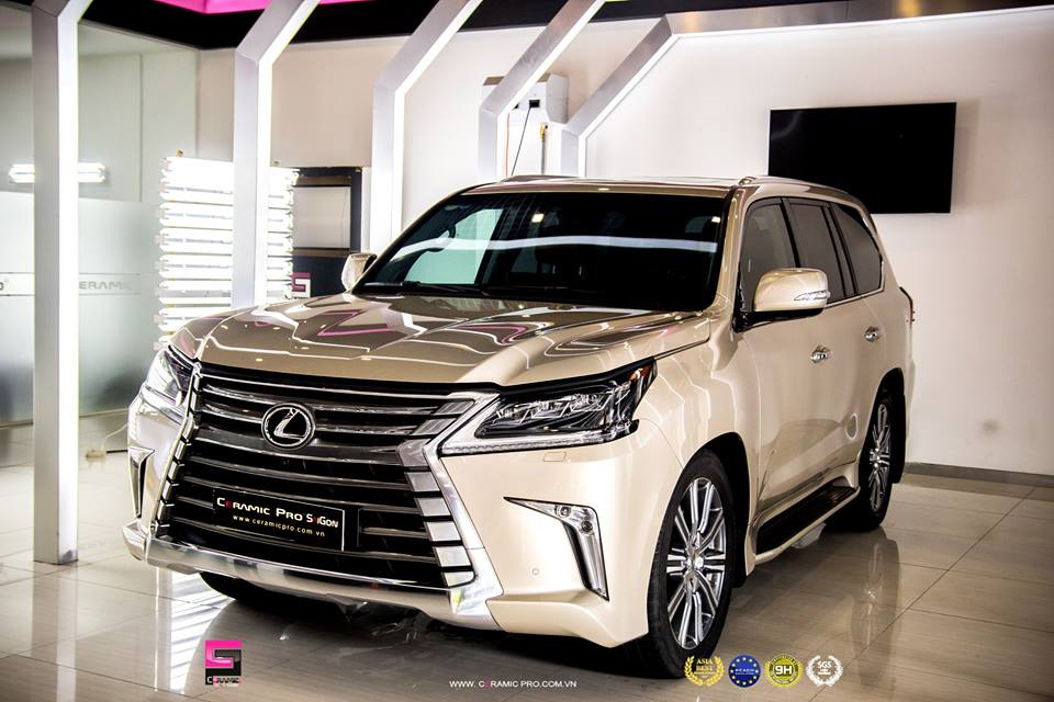 Автомобиль LEXUS LX 570 получил защиту составами Ceramic Pro ...