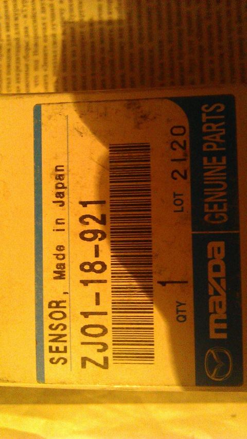 ZJ0118921 Датчик детонации двигателя Mazda | Запчасти на DRIVE2