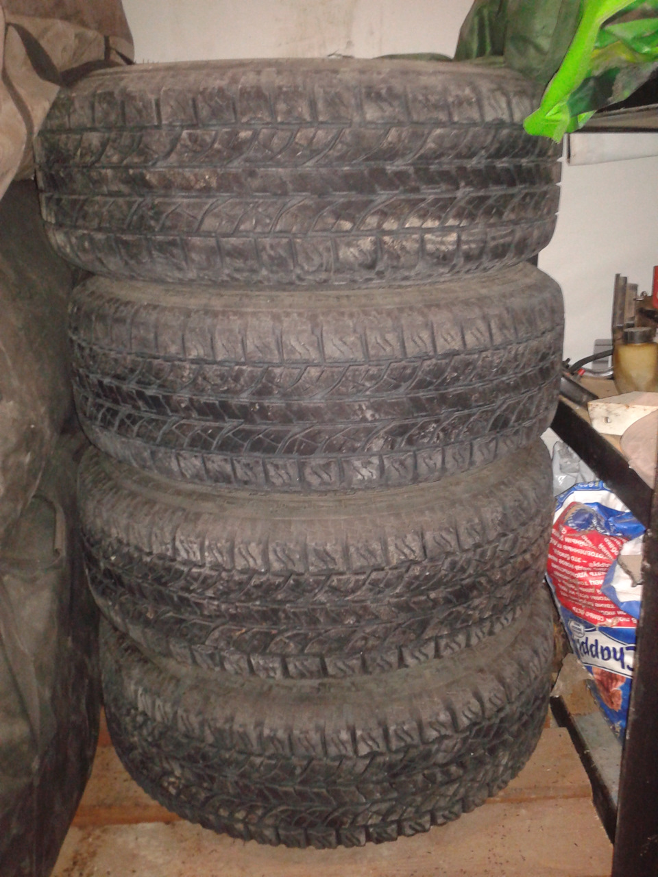 ПРОДАНО. Продаю свою летнюю АТ резину Yokohama Geolandar A/T-S G012 235 ...
