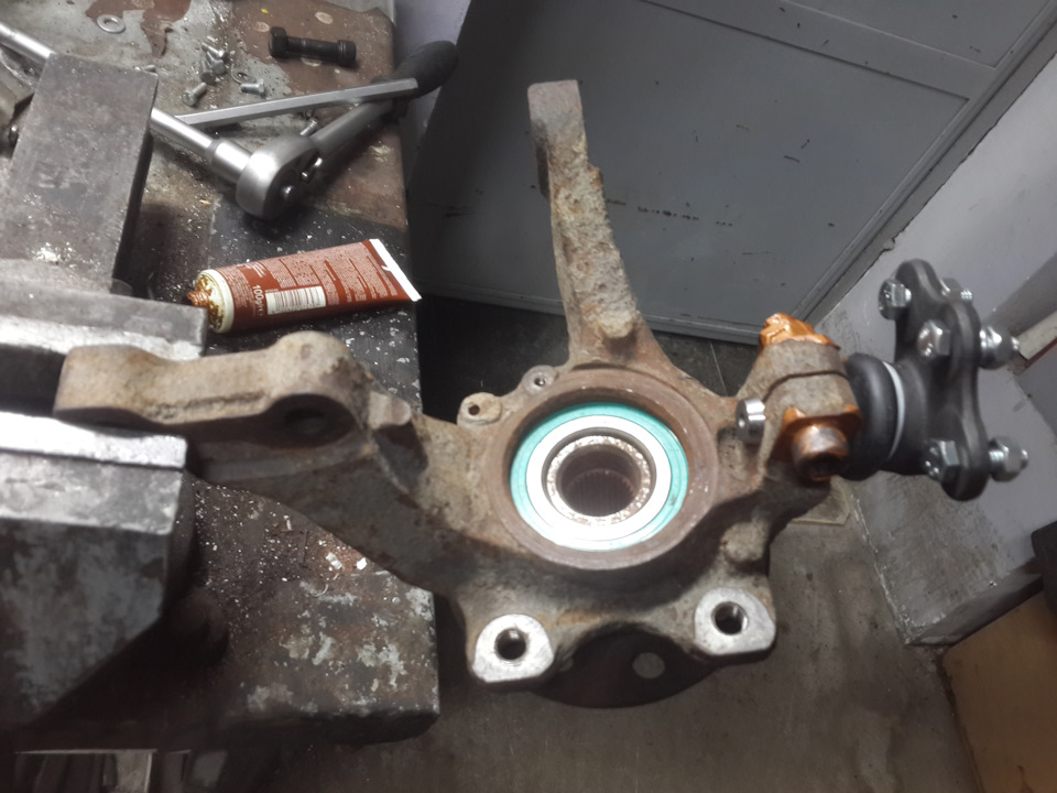 SKF and TRW. Подшипники и шаровые. — Saab 9-5, 2,3 л, 2001 года ...
