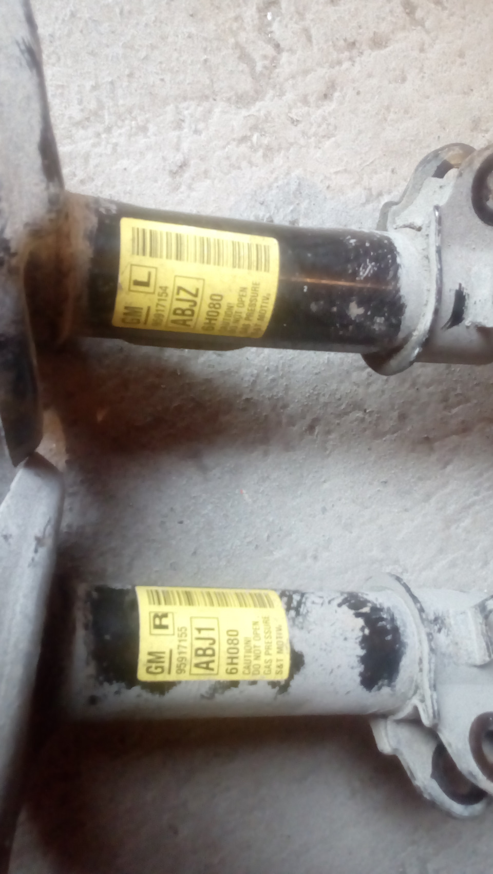 95917155 Стойка передняя правая с амортизатором / Chevrolet Aveo 12~ GM ...