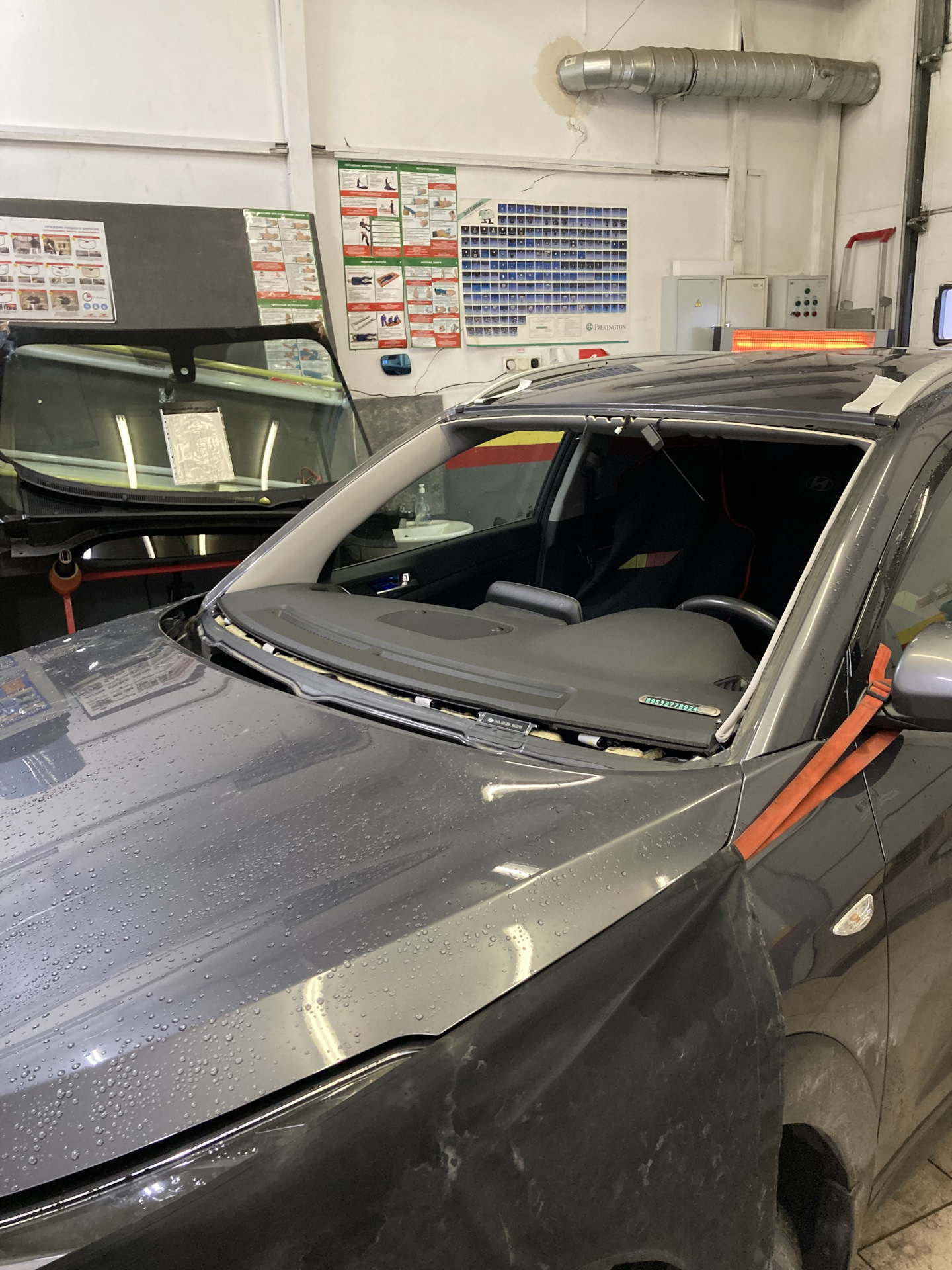Замена лобового стекла — Hyundai Tucson (TL), 2 л, 2019 года | другое ...