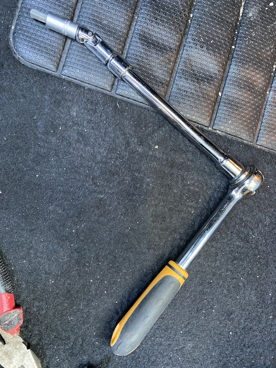 Устранение скрипа и ограничение хода педали сцепления — Skoda Octavia ...