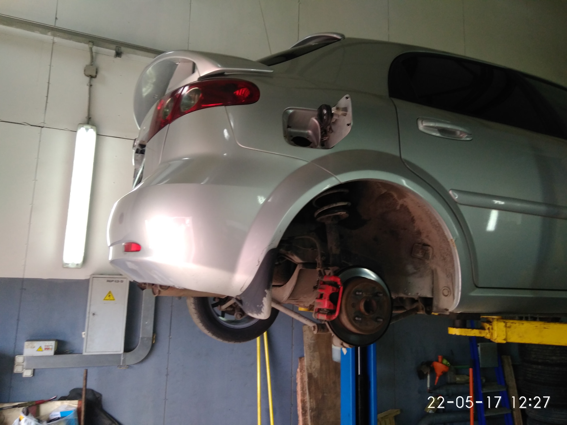 Замена заливной горловины топливного бака. — Chevrolet Lacetti 5D, 1,6 ...