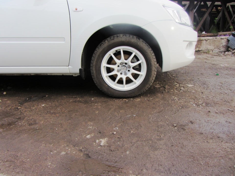 Advan 832 RZ — Lada Гранта (1G), 1,6 л, 2013 года | колёсные диски | DRIVE2