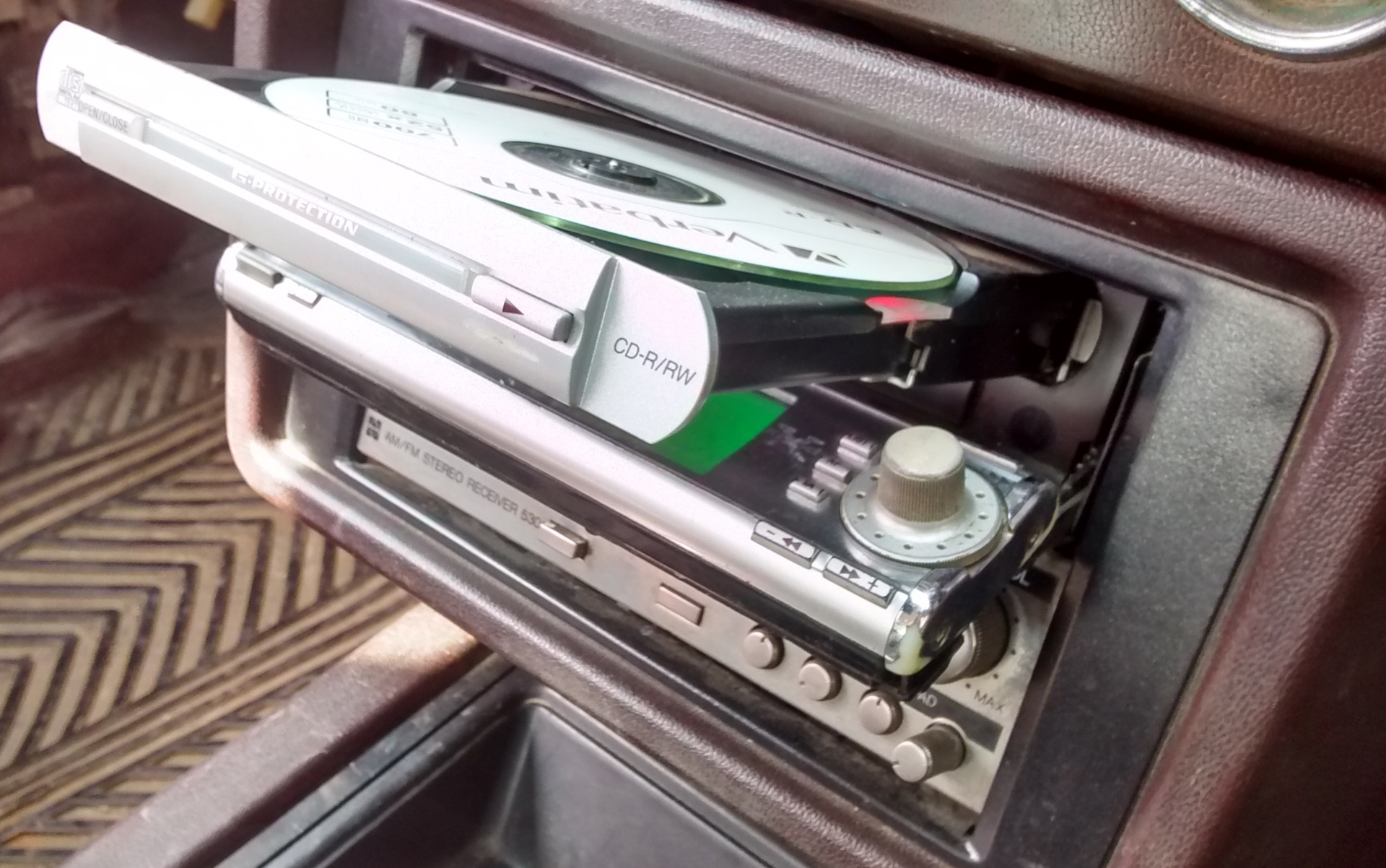 Первый шаг к звуку. It's a SONY! Часть №1 — Toyota Mark II (60), 2 л ...