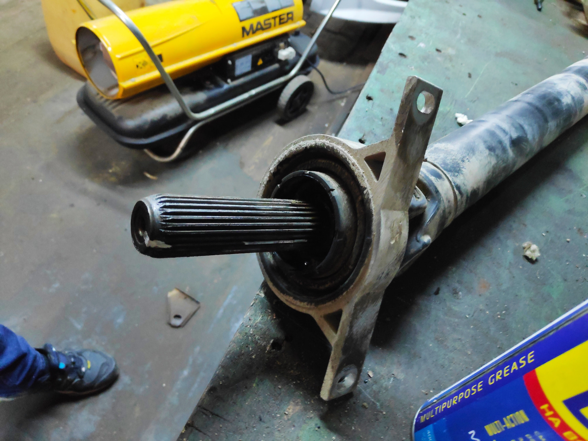 Подвесной подшипник и остальное до кучи — BMW X3 (E83), 2,5 л, 2004 ...