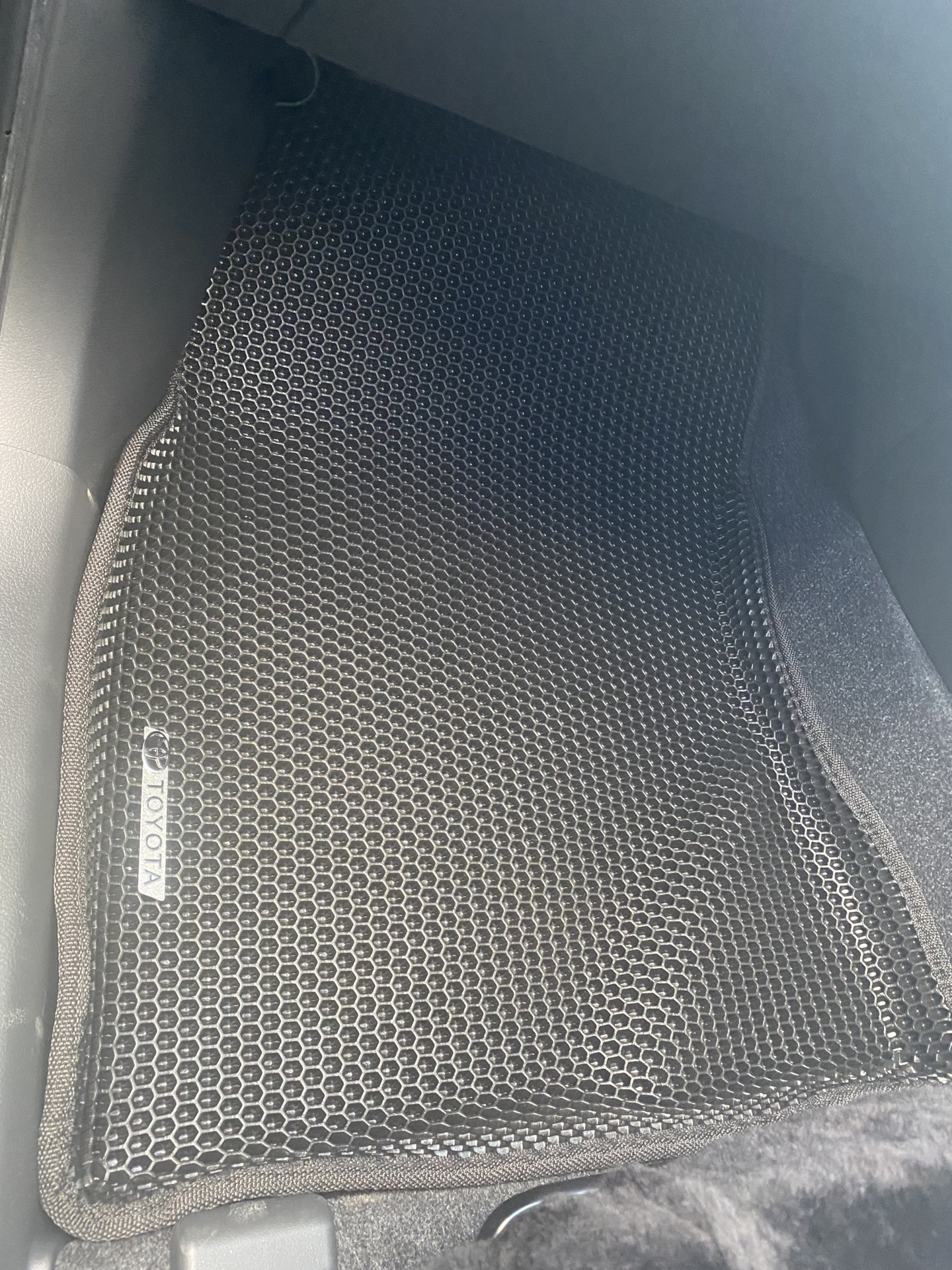 Коврики в салон — Toyota Wish (AE20), 1,8 л, 2016 года | аксессуары ...
