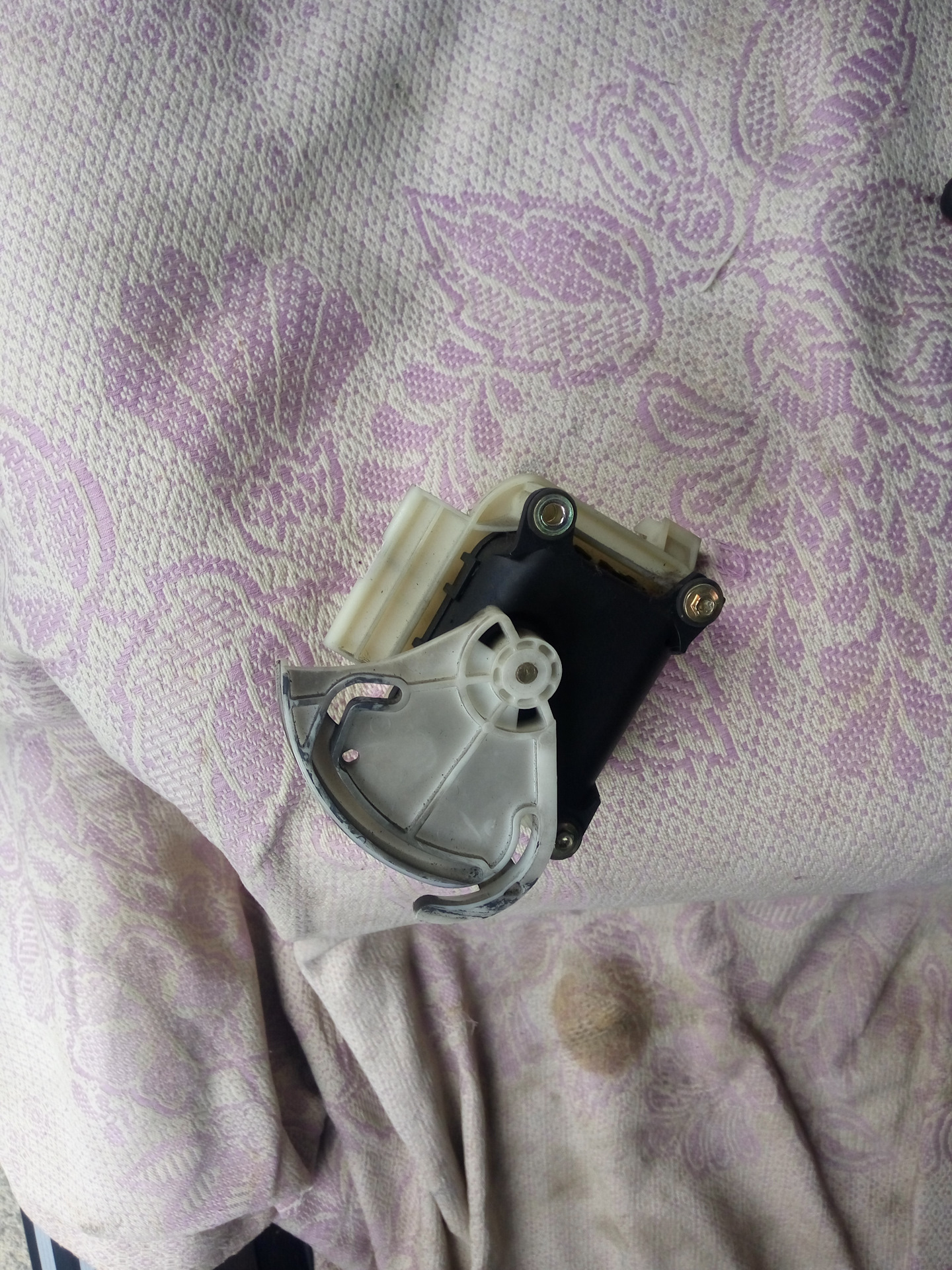 01274 — Исполнительный электродвигатель заслонки воздухозаборника-V71 ...