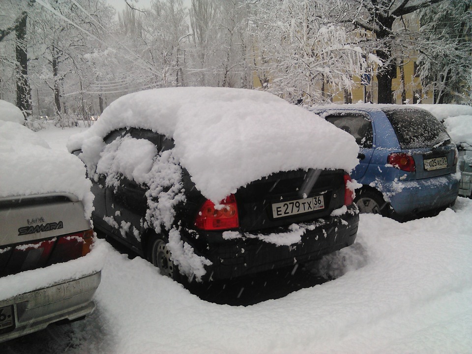 Снежок в ВРН выпал — Lada Приора хэтчбек, 1,6 л, 2010 года | прикол ...