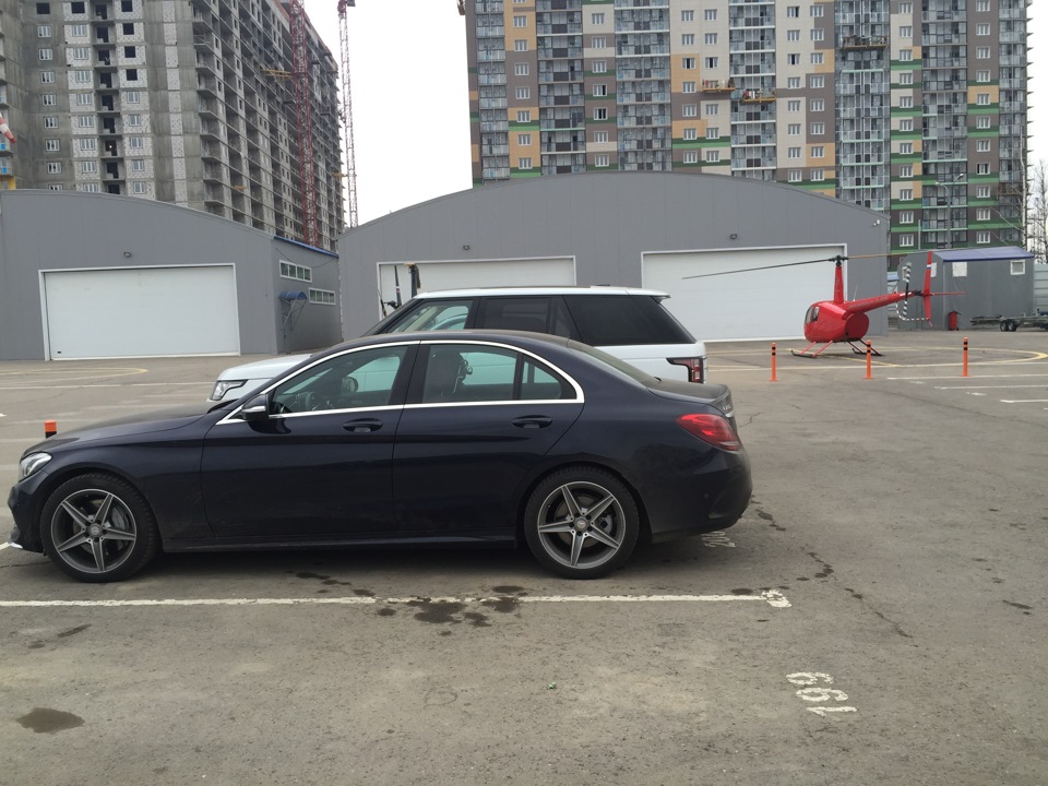 Robinson R44 VS Mercedes W205 — Mercedes-Benz C-Class (W205), 2 л, 2014 года | покатушки | DRIVE2