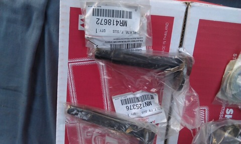 MN125376 Болт эксцентриковый Mitsubishi | Запчасти на DRIVE2