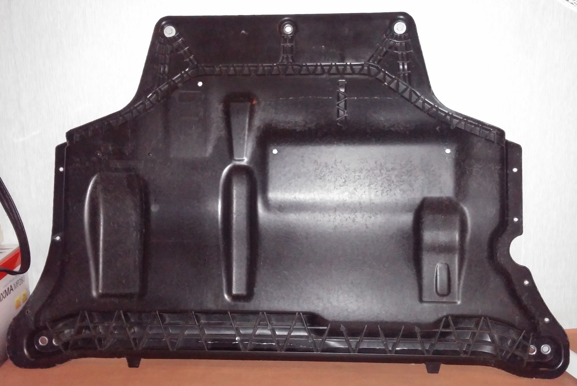 Оригинальная защита от VAG 5q0 825 901 — Skoda Octavia A7 Mk3, 1,8 л ...