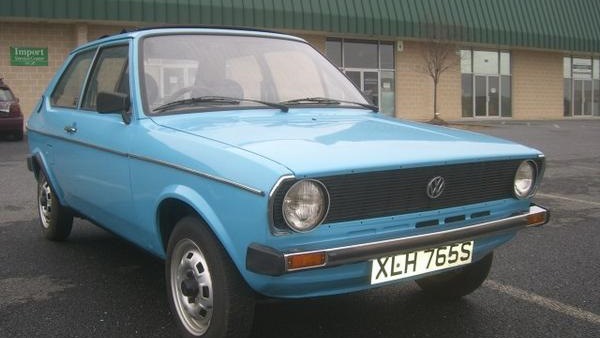 Volkswagen Polo Hatchback Mk1 0.9 бензиновый 1979 | на DRIVE2