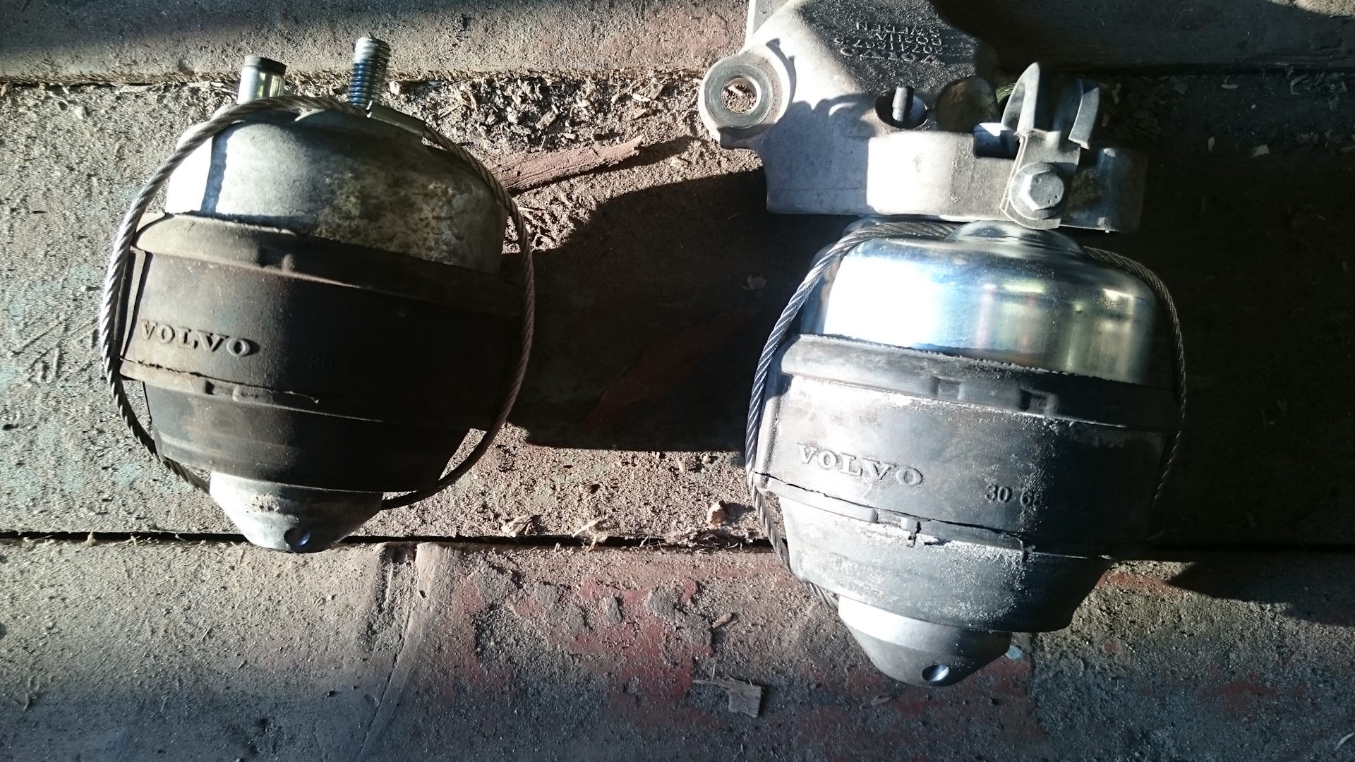 Замена гидроопор двигателя. — бортжурнал Volvo XC90 xc90Sport 2009 года ...