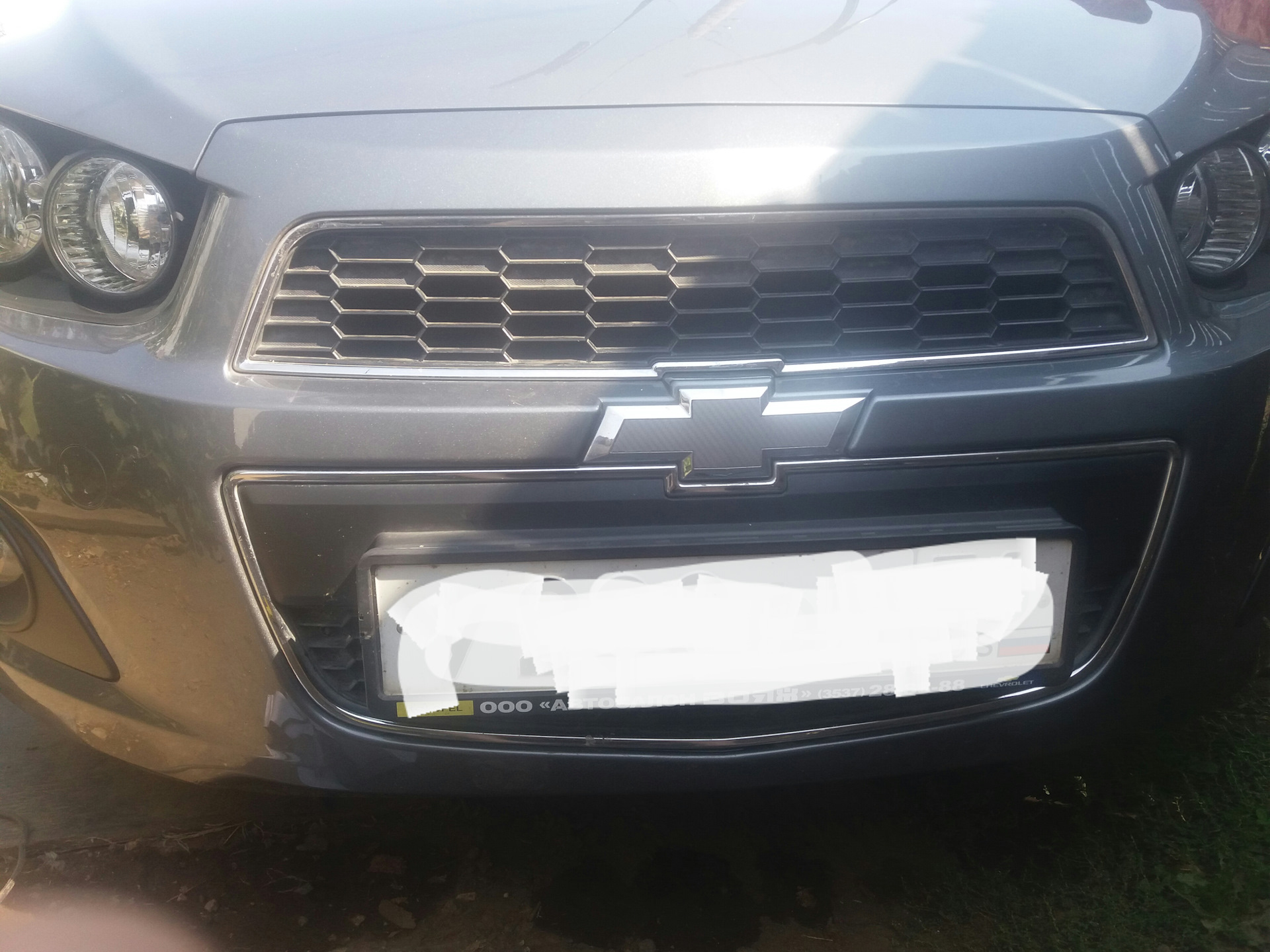 Переклеил карбон в цвет авто. — Chevrolet Aveo Sedan (2G), 1,6 л, 2014 ...