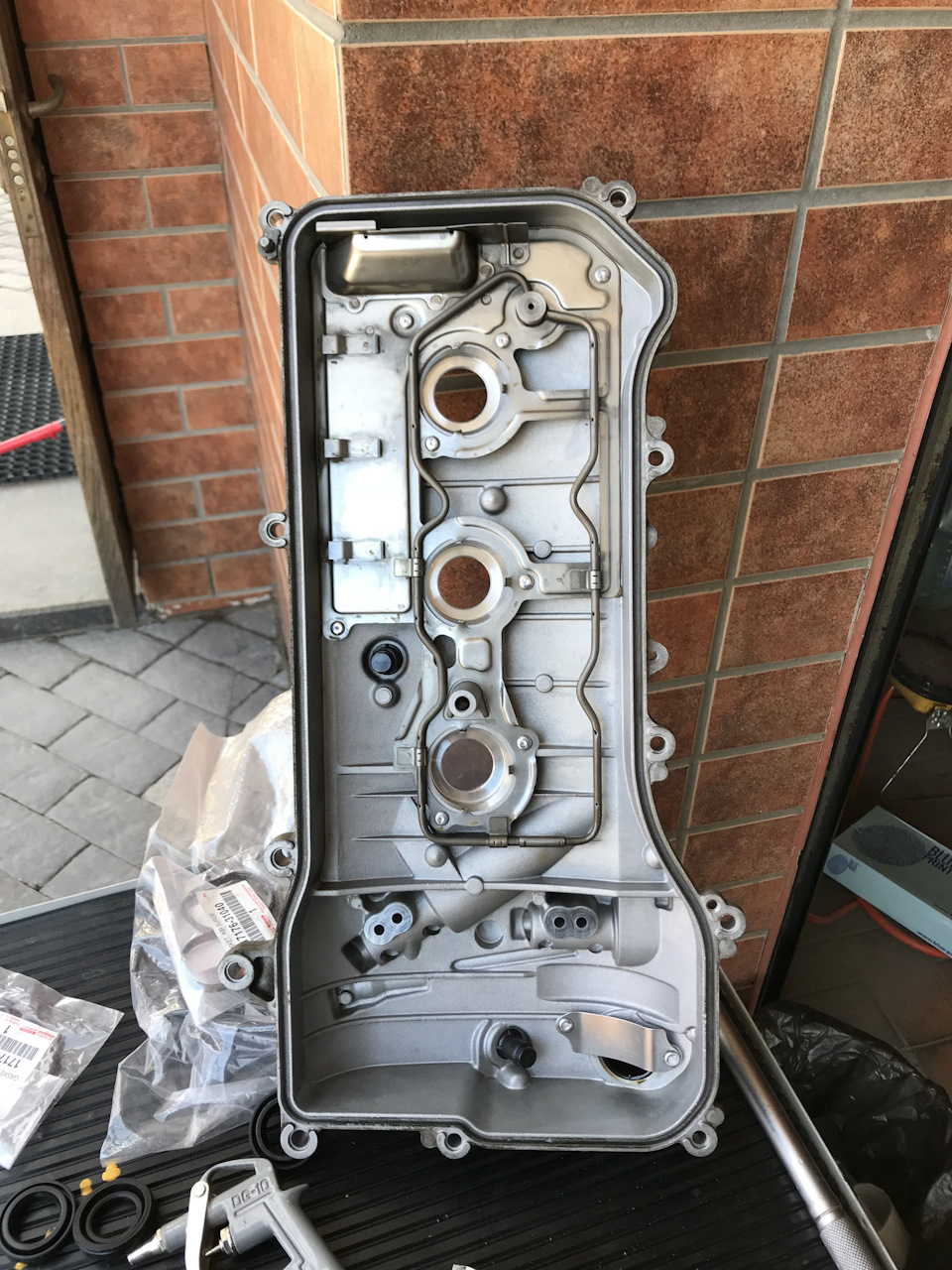 Замена сальников свечных колодцев и прокладок впуска! — Lexus ES (XV40 ...