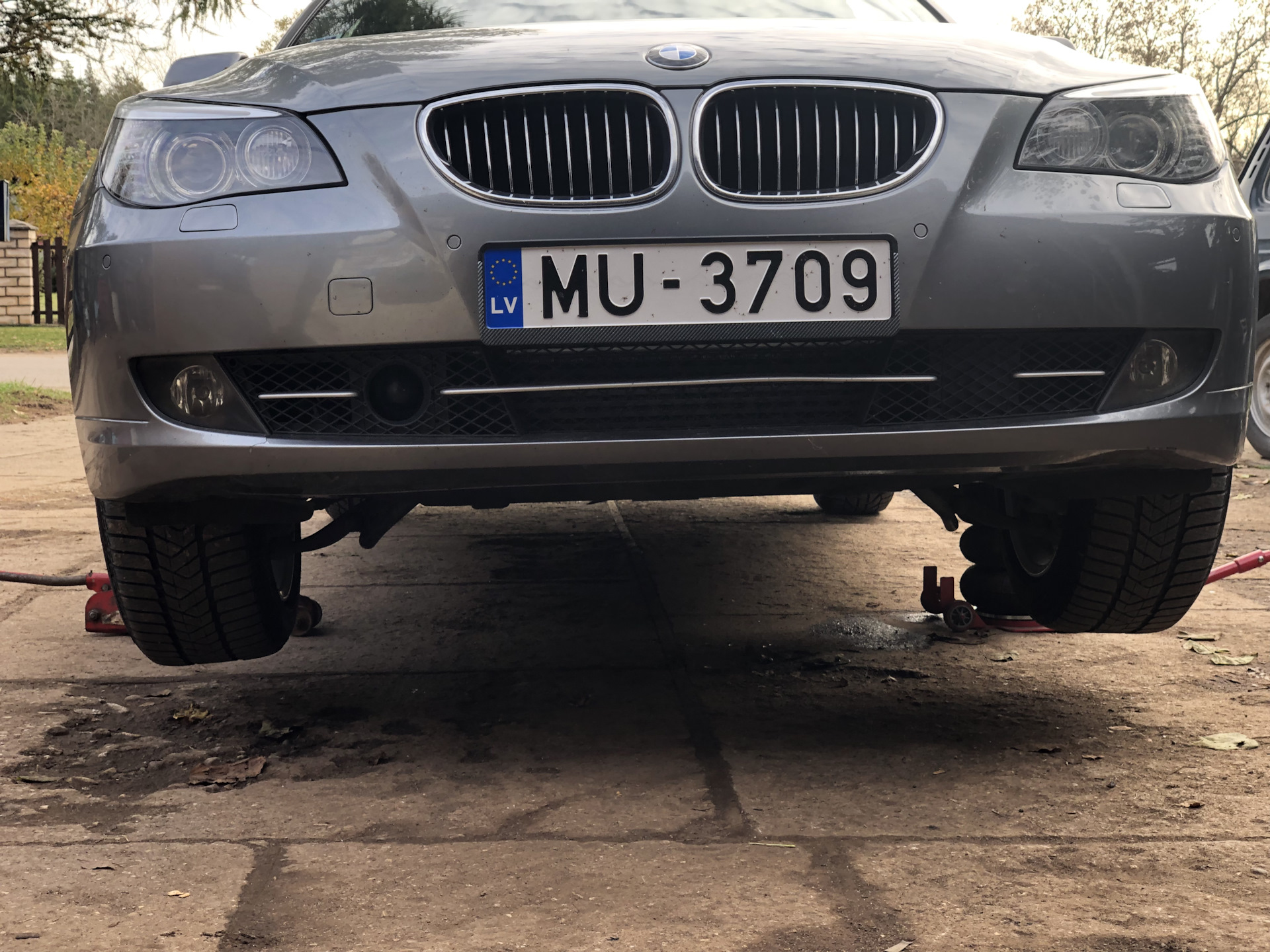 Втулки стаба и амортизатор крышки багажника — BMW 5 series Touring (E61 ...