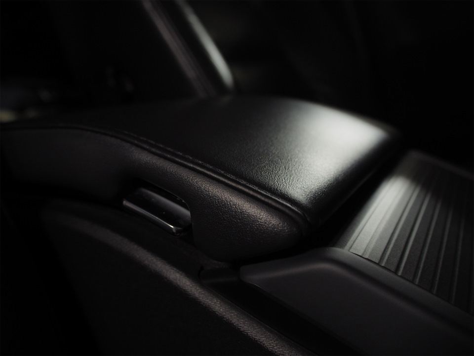 LeTech (Furniture Clinic) супротив Volvo Leather Care 31375176. — Volvo ...