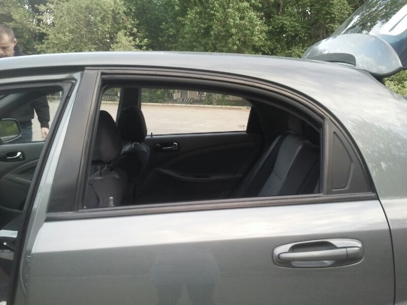 Боковое стекло — Chevrolet Lacetti 5D, 1,6 л, 2011 года | ДТП | DRIVE2