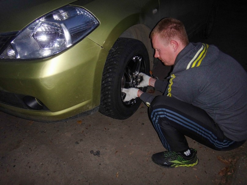 Замена колес на новые на литье с шиповкой) — Nissan Tiida (1G), 1,5 л ...