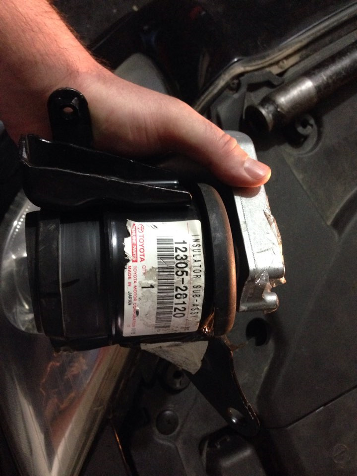 Поменял гелевую подушку — Toyota Avensis II, 2 л, 2006 года | визит на ...