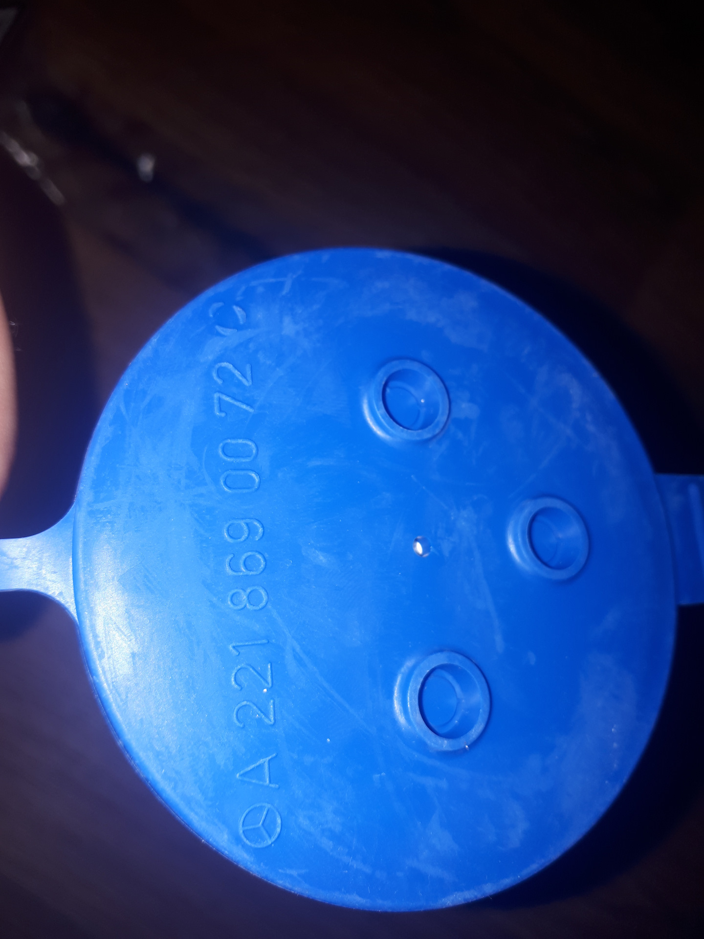 Замена крышки бачка омывателя — Mercedes-Benz S-Class (W220), 3,7 л ...