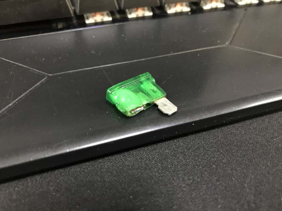 Замена замка багажника, профилактика сигналки — KIA Sportage (2G), 2 л ...