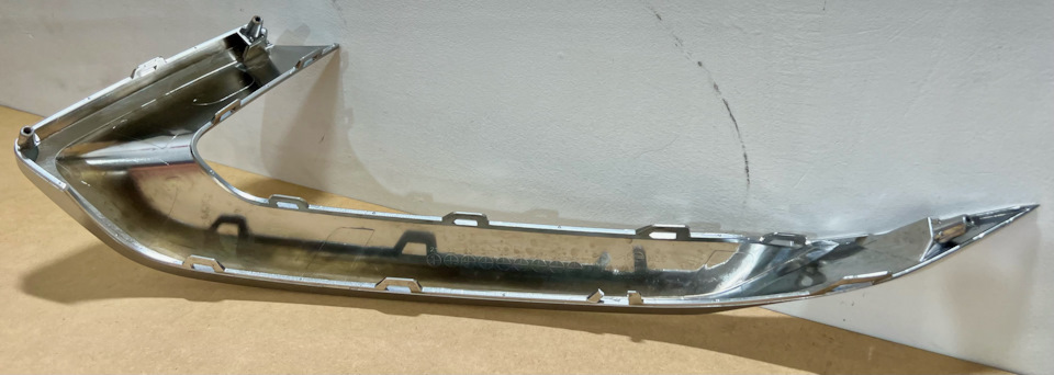 Молдинг ПРАВ ПТФ (86596-P1100) на KIA SPORTAGE 5 (NQ5) на KIA Sportage ...