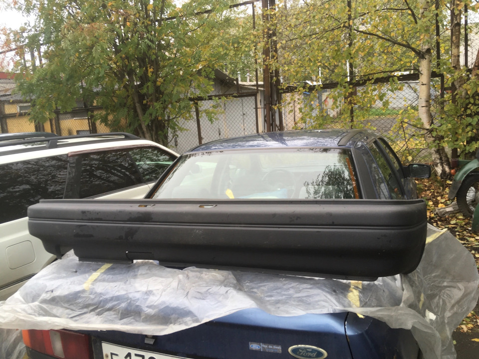 Задний бампер, хетчбек — Ford Sierra, 2 л, 1988 года | запчасти | DRIVE2