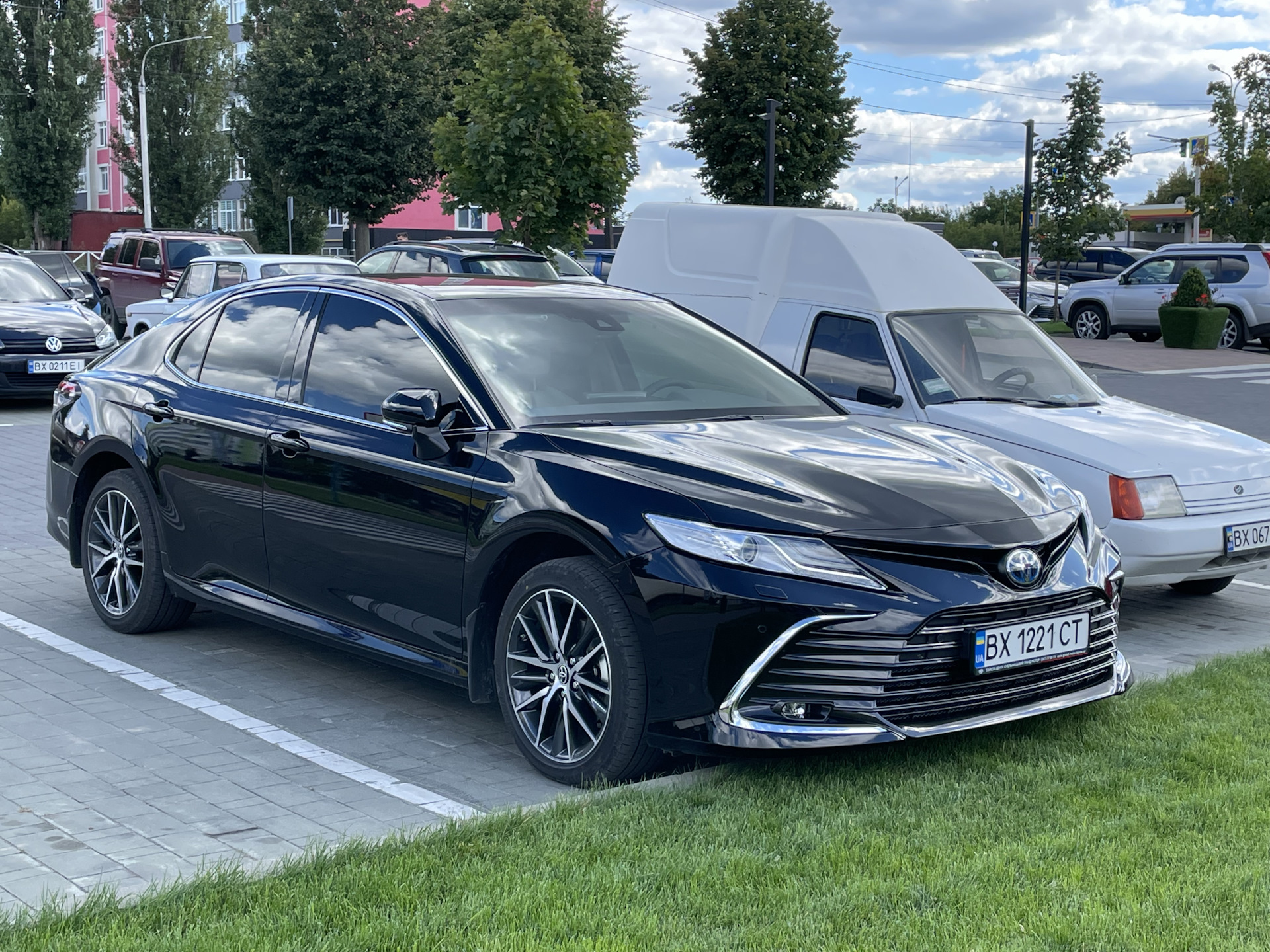 О текущем — Toyota Camry Hybrid (XV70), 2,5 л, 2021 года | просто так | DRIVE2