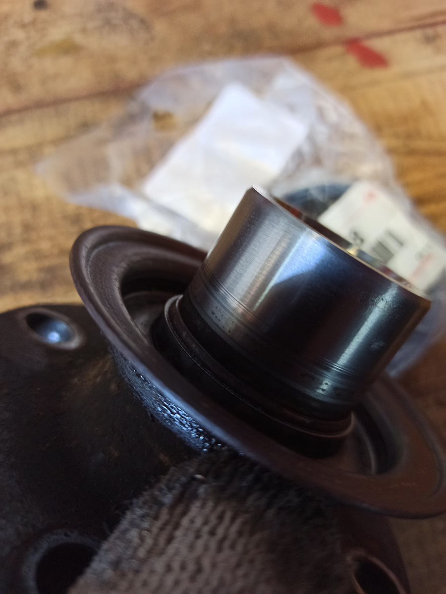 Замена сальника заднего редуктора. — Toyota RAV4 (II), 2 л, 2004 года ...